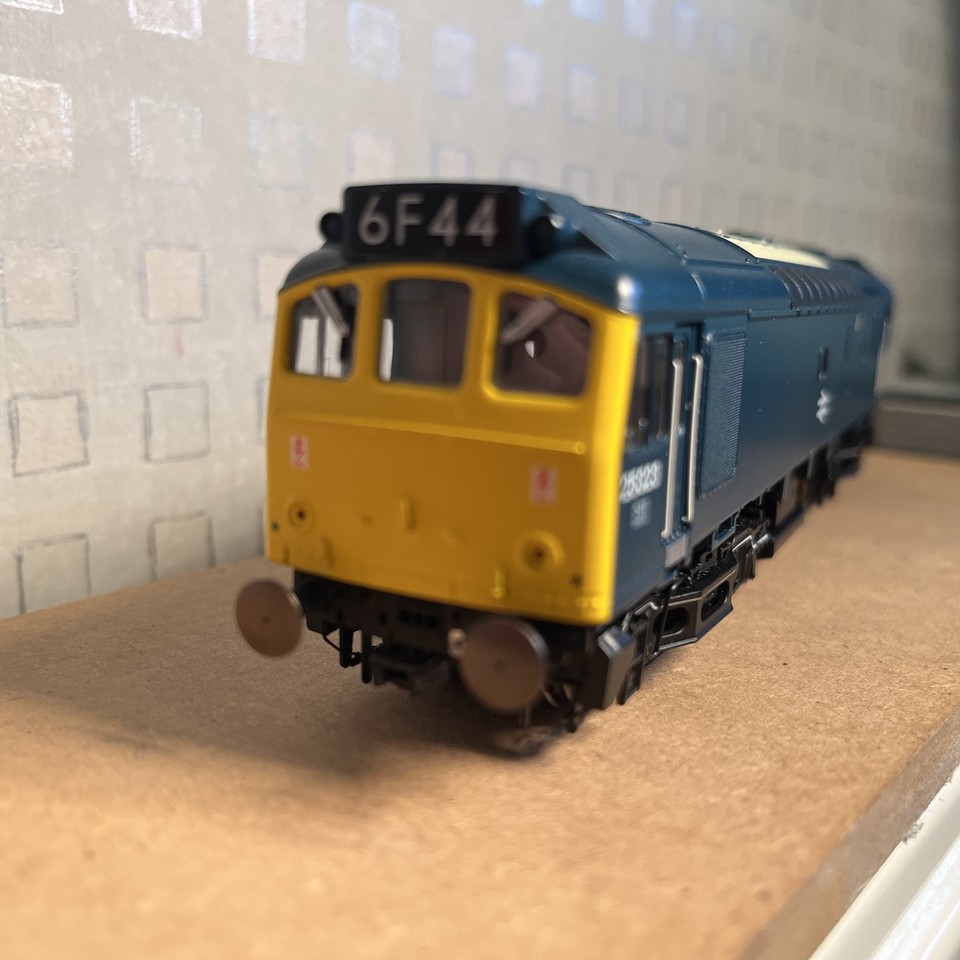 Heljan Class 25 323 BR Blue OO Gauge - please read | eBay UK