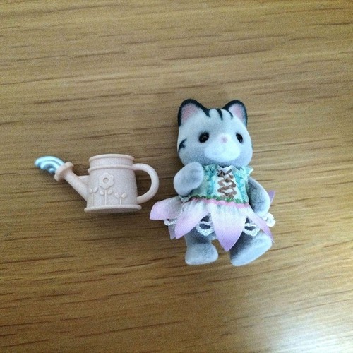 Sylvanian Families Baby Flower Field Friends Series Grayish Cat | eBay