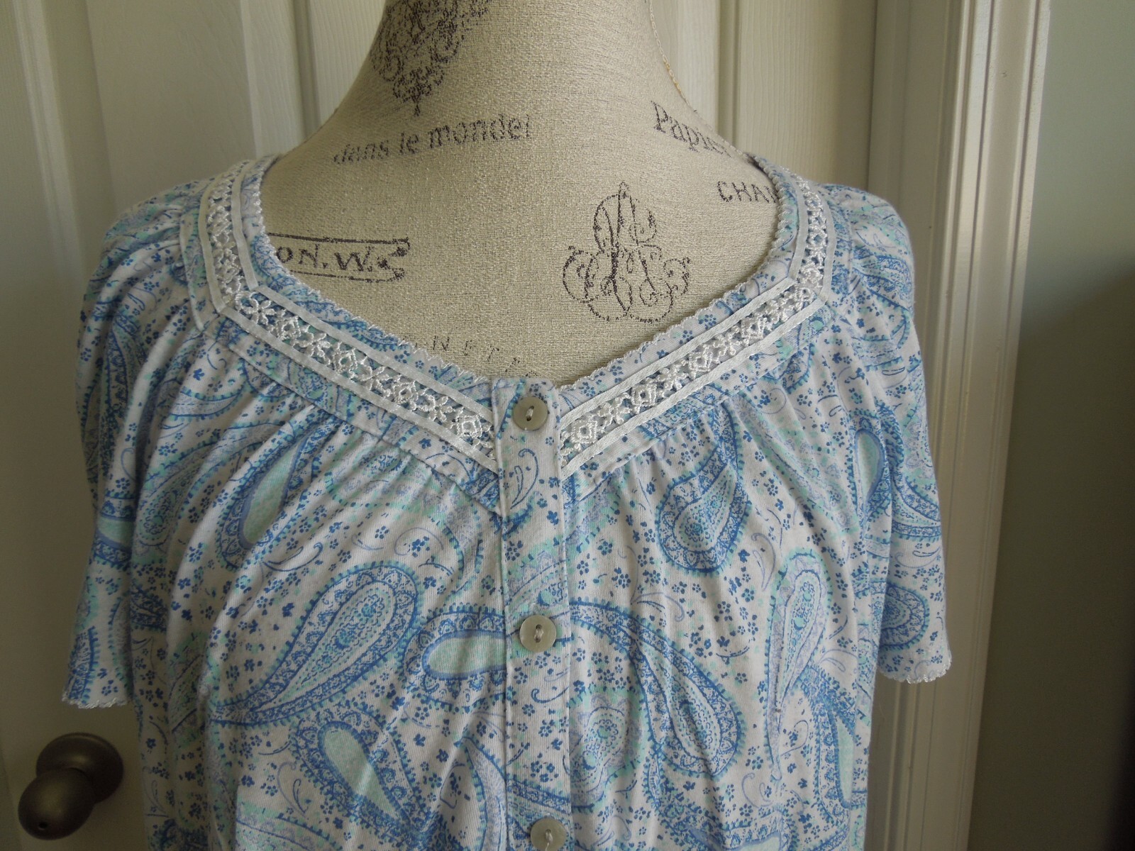 SOFT COMFY BLUE WHITE PAISLEY SECRET TREASURES WOMEN'S CAPRI PAJAMA SET ...