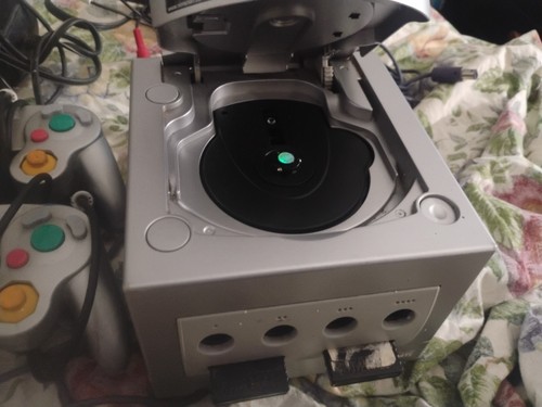 Nintendo GameCube with 4 Controllers 2 Extension Wire Memory Cards And ...