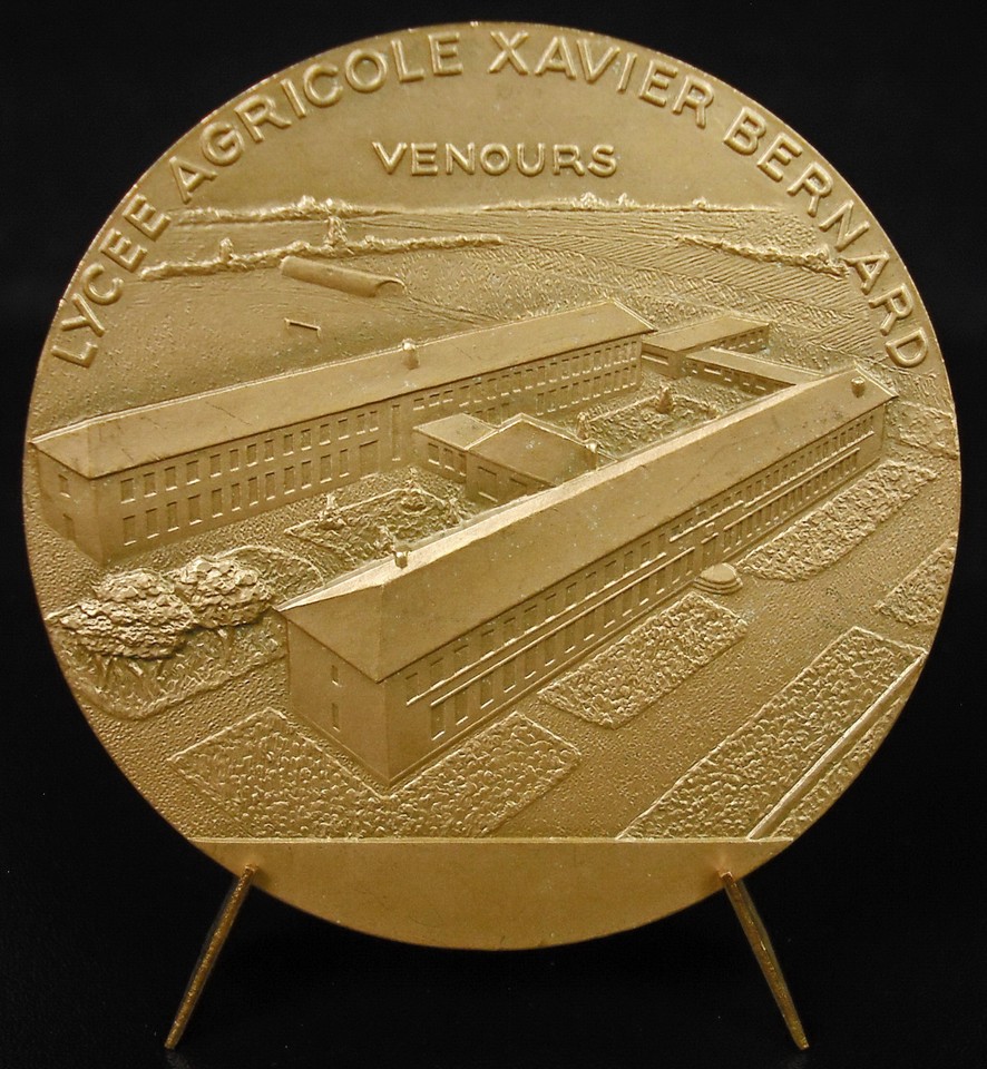 Médaille Lycée agricole de Venours Rouillé fondé par Xavier Bernard ...