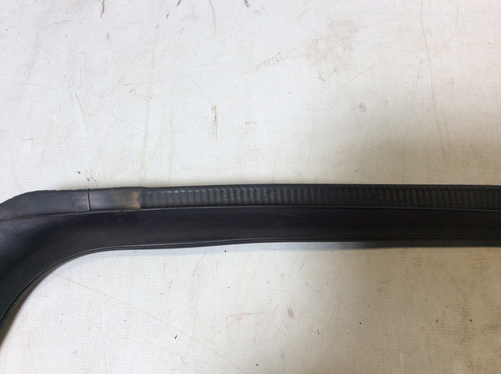 2006-2010 MERCEDES R350 W251 RIGHT REAR QUARTER GLASS RUBBER WEATHER ...