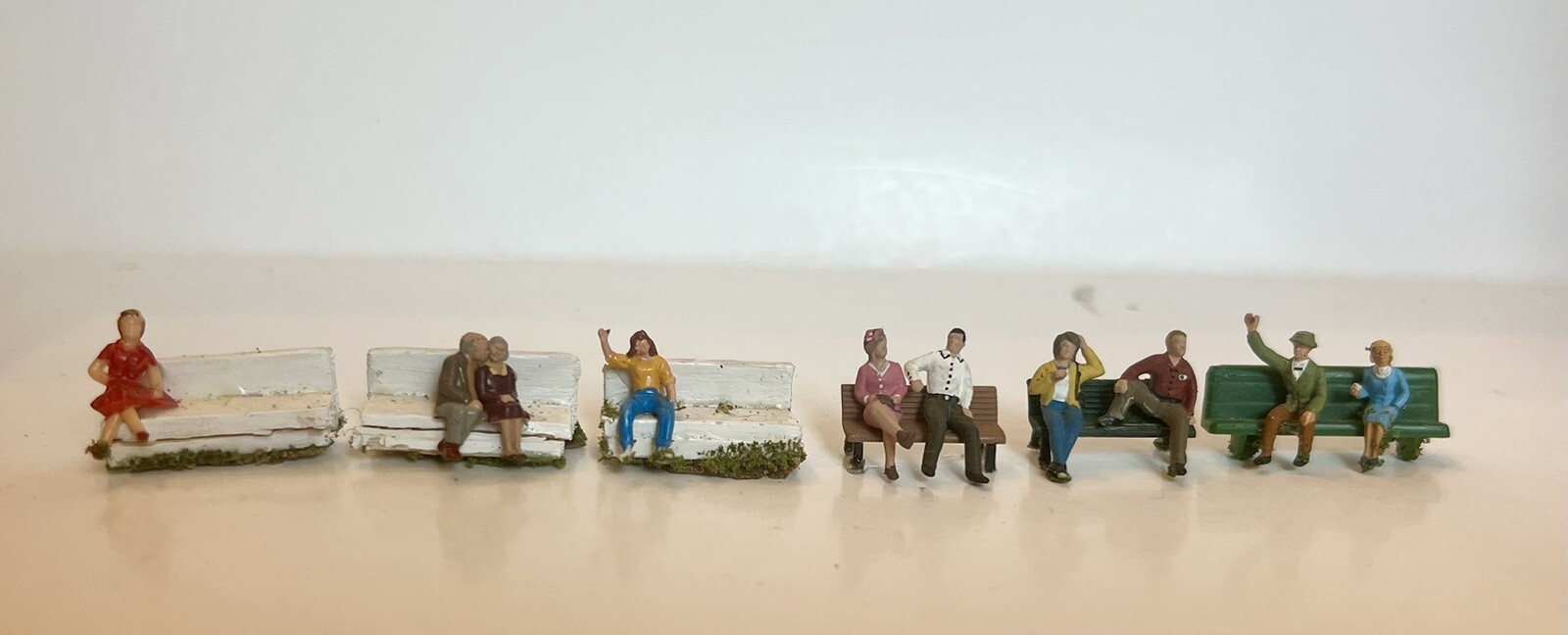 ho scale people sitting on benches figures (6 pcs) | eBay