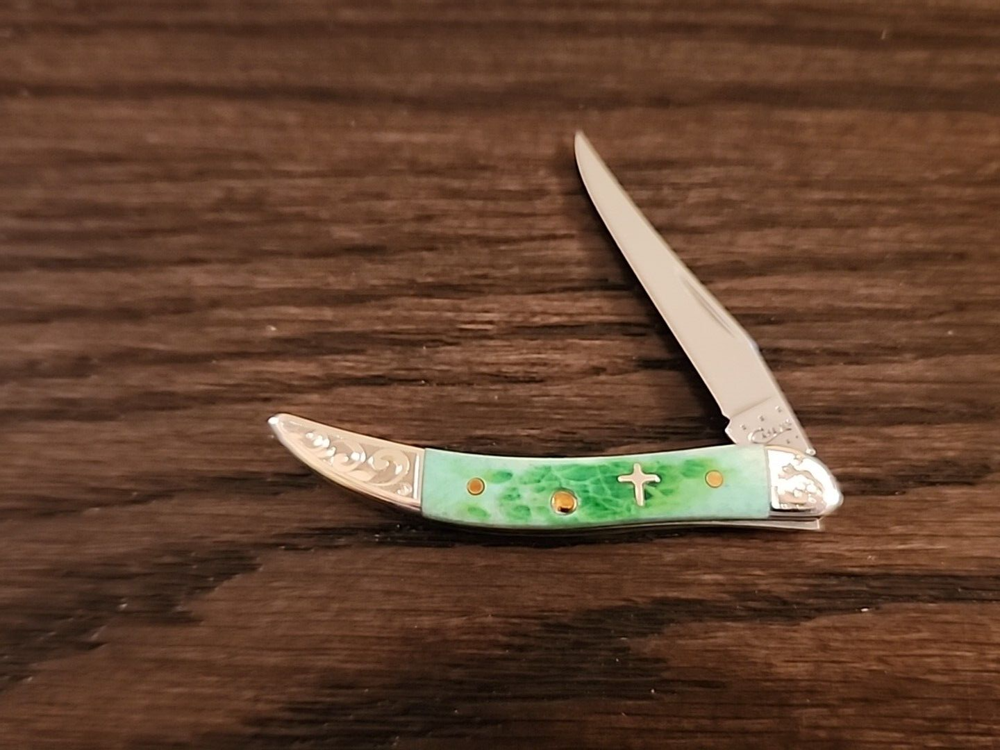 2013 CASE XX 610096 GREEN BONE TOOTHPICK WITH CROSS SHIELD #021 ...