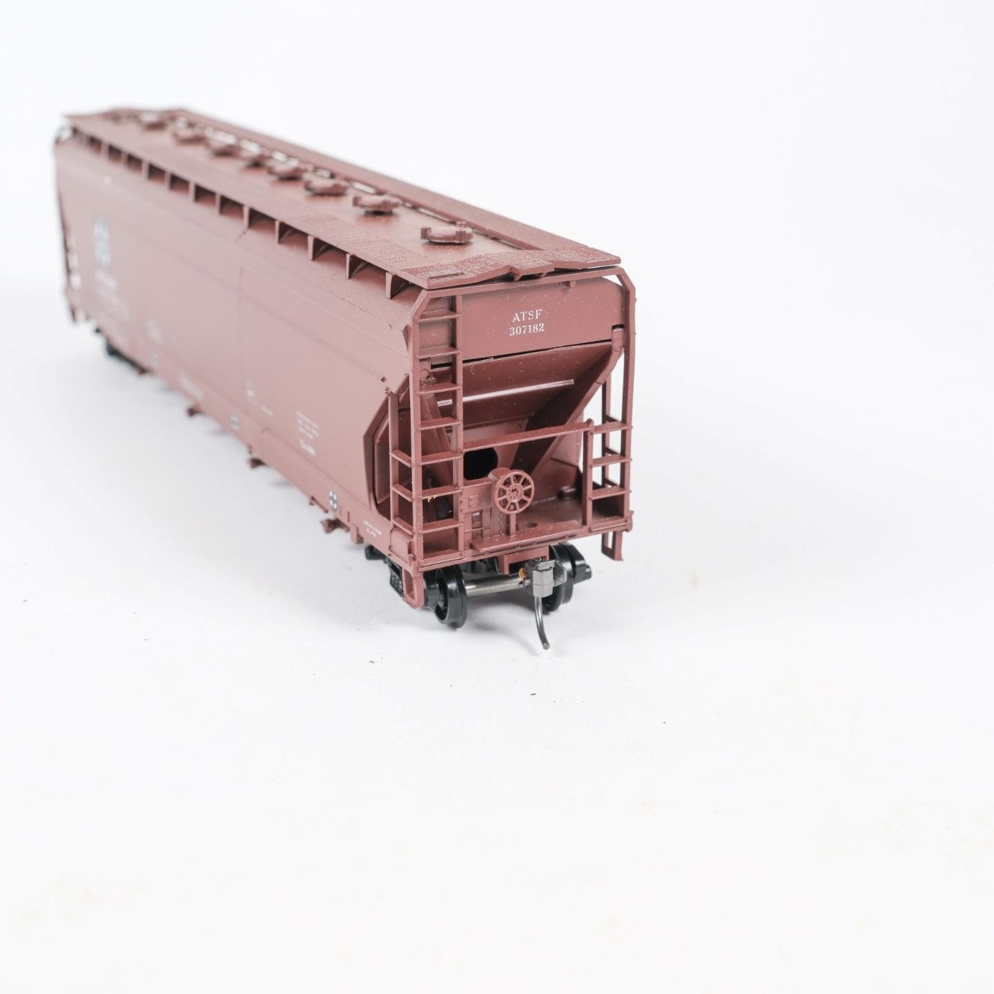 Athearn HO Scale Santa Fe ATSF #307182 ACF 4-Bay Covered Hopper Kit ...