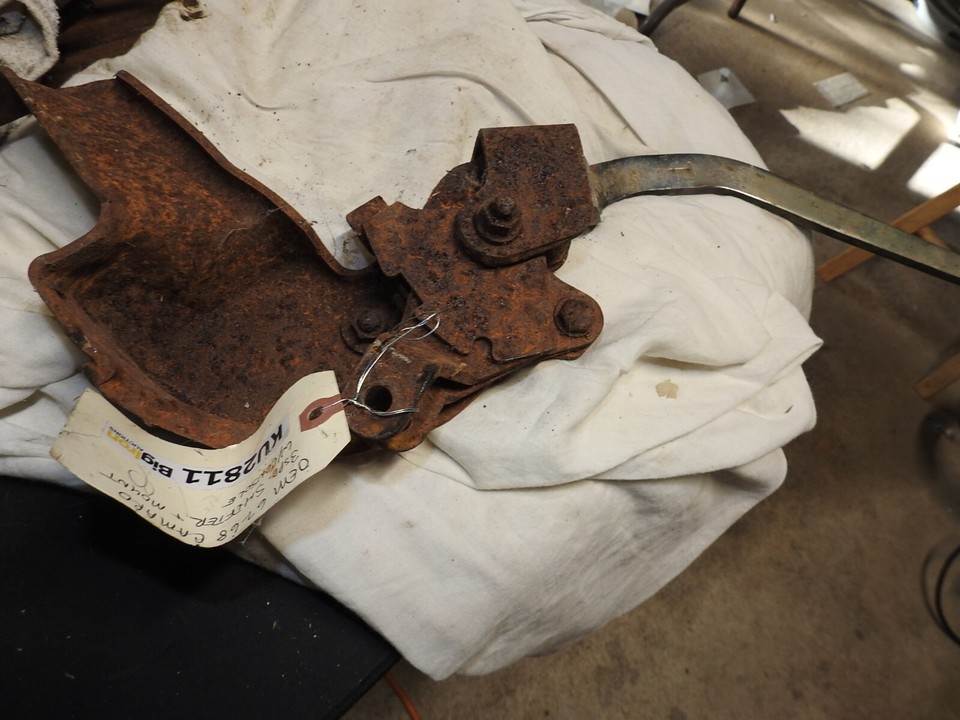 1967-1968 Camaro Muncie 3 Speed Shifter, Handle & Mounting Bracket ...