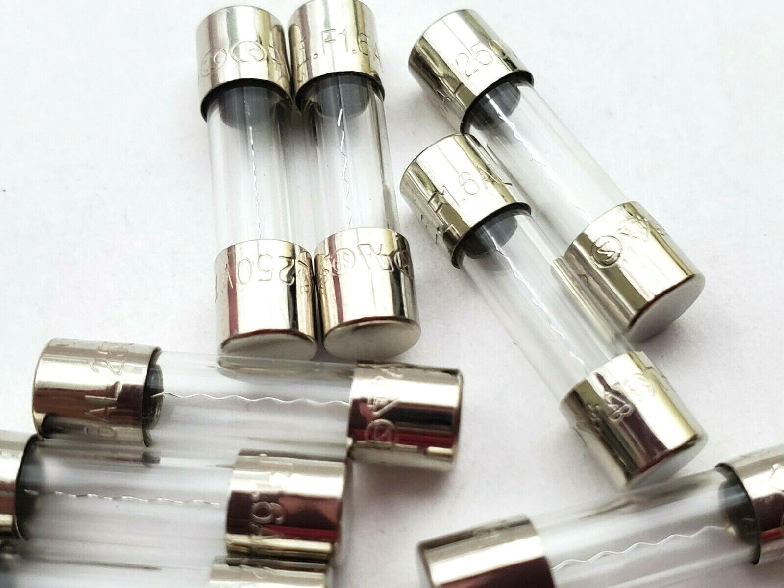 Lot of 10 Littelfuse 217 1.6 Amp 250 Volt 5 x 20 mm Fast Acting Glass ...