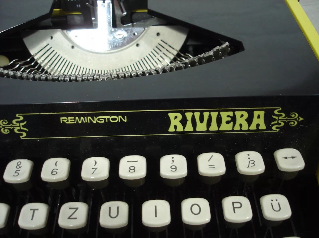 1970’s Typewiter Portable Remington Riviera Sperry Rand | eBay