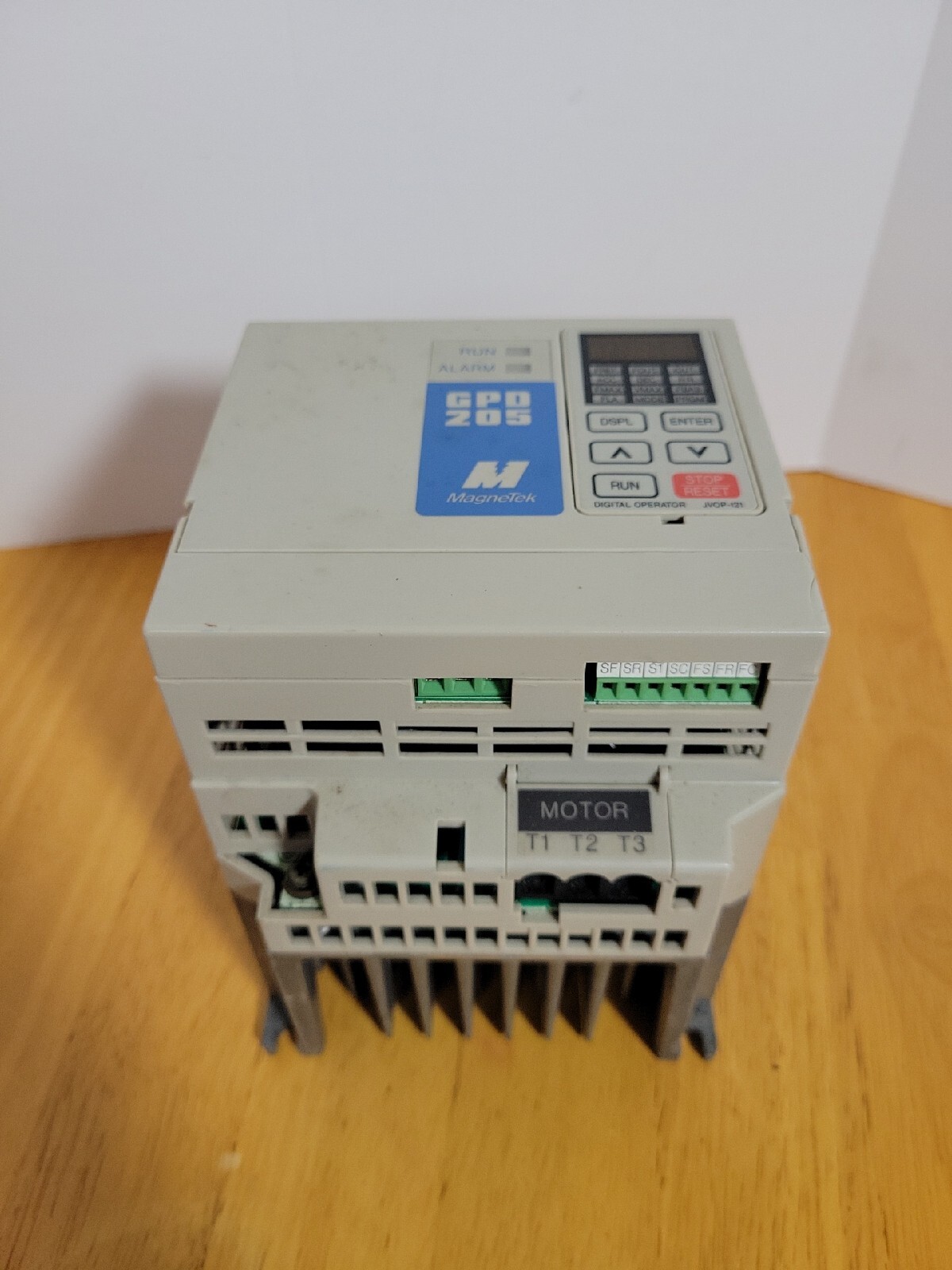 Magnetek GPD 205 Variable Frequency AC Drive With Housing for sale ...
