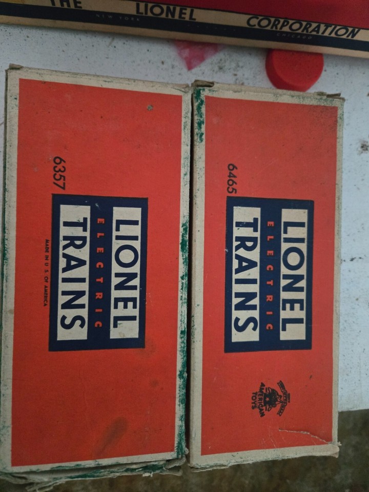 Vintage LionelPost War train set with accessories (6019, 6456, 3656 ...