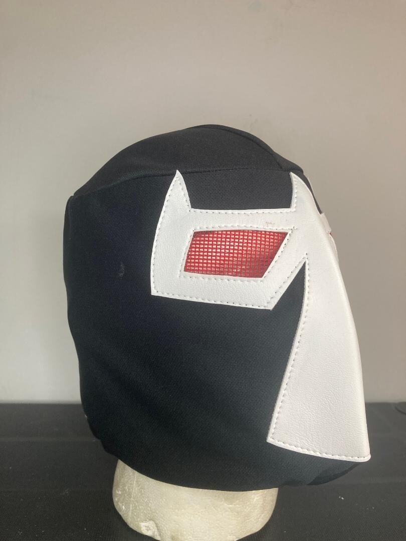 Luchador Maske Bane Mexican Luchador With A Menacing Pose Inspired By