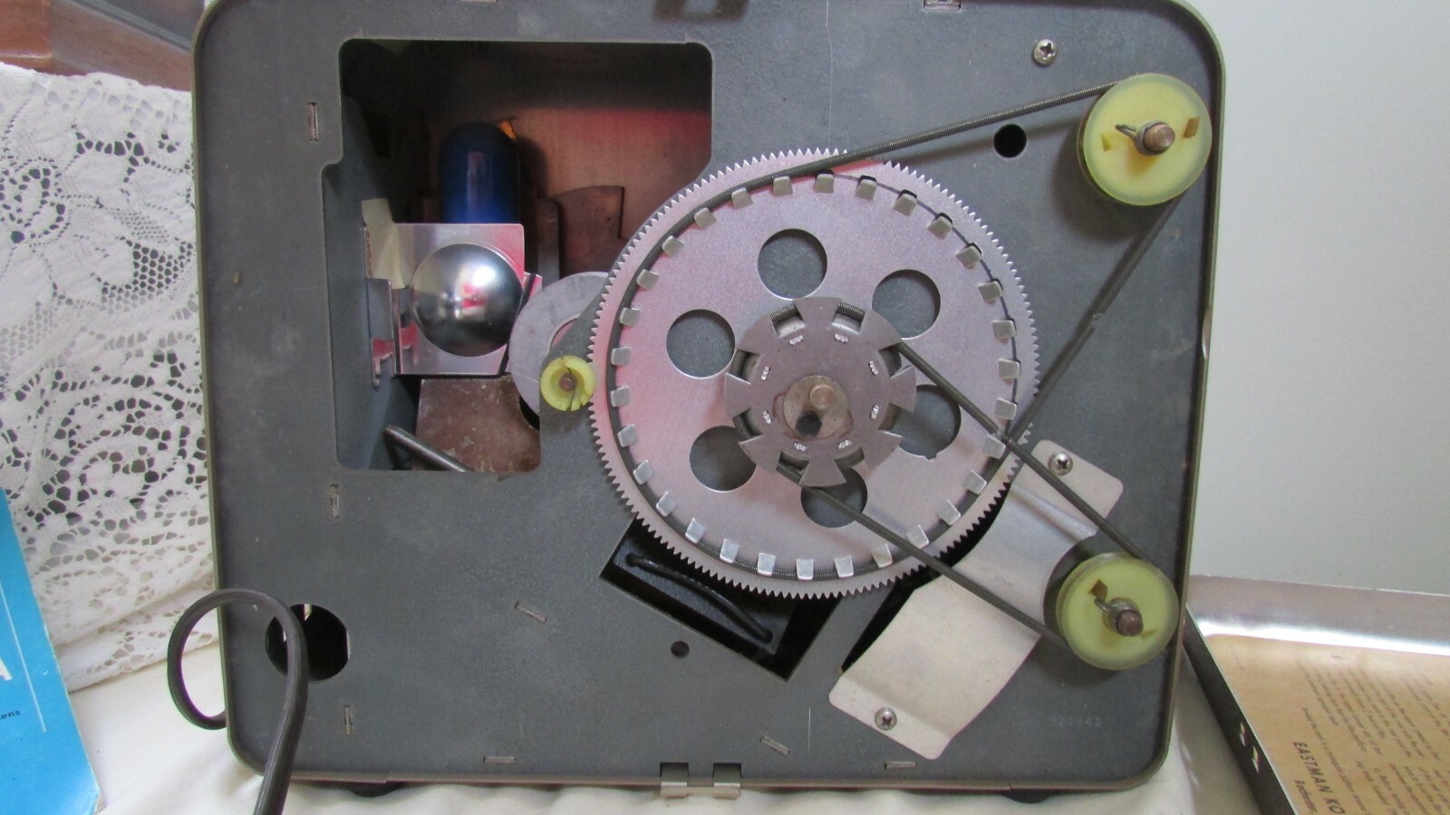 Kodak Brownie Movie Projector f/1.6 Lens 8mm | eBay