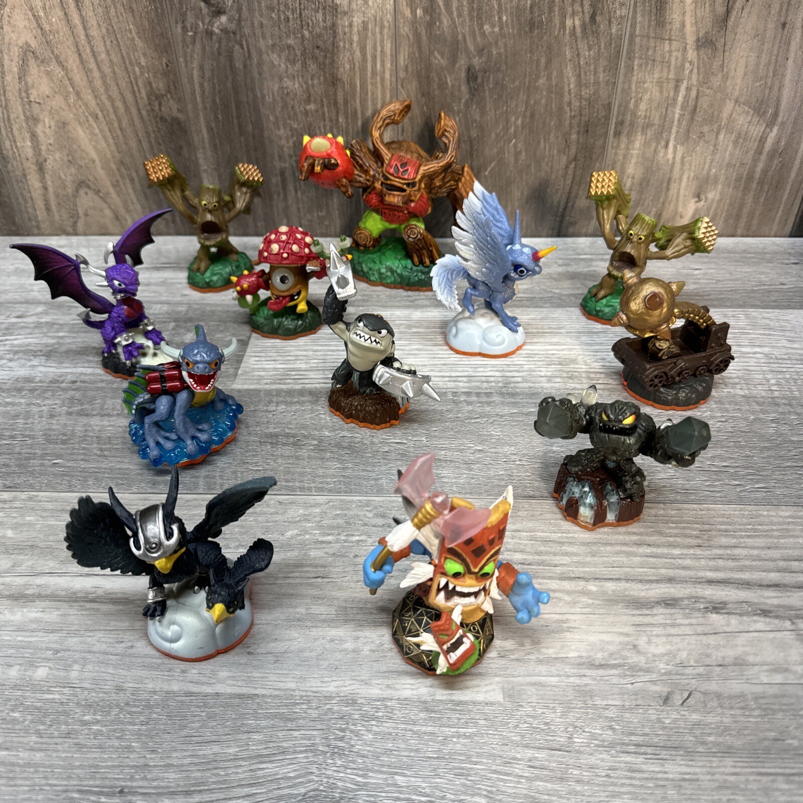 Skylanders Action Figures - Lot of 12 - All in excellent shape ...