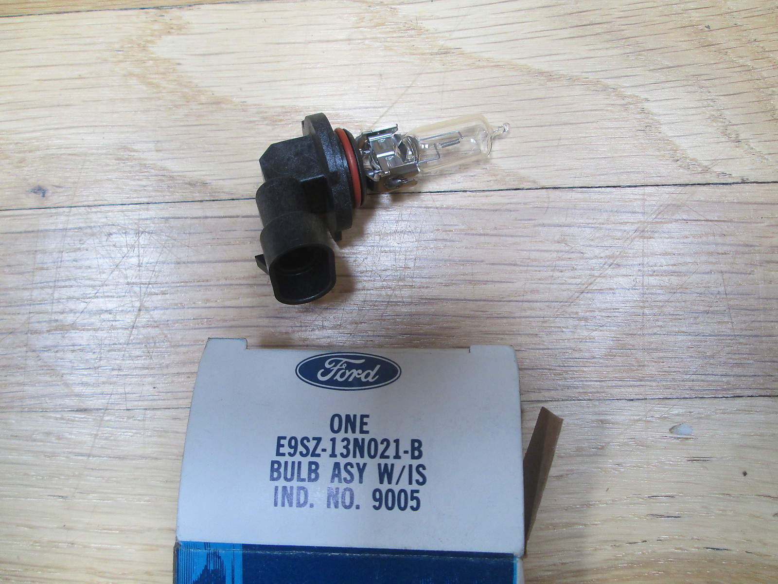 NEW OEM 1989 1990 1991 1992 1993 FORD THUNDERBIRD HEADLAMP BULB E9SZ ...
