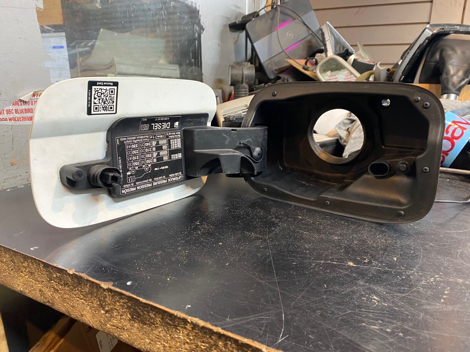 MERCEDES W204 C220 ESTATE FUEL CAP COVER FLAP MECHANISM A2047500103 ...