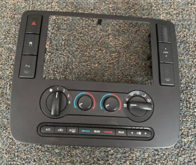 04-07 FORD FREESTAR RADIO, CLIMATE CONTROL PANEL BEZEL 3F23-1704606 ...