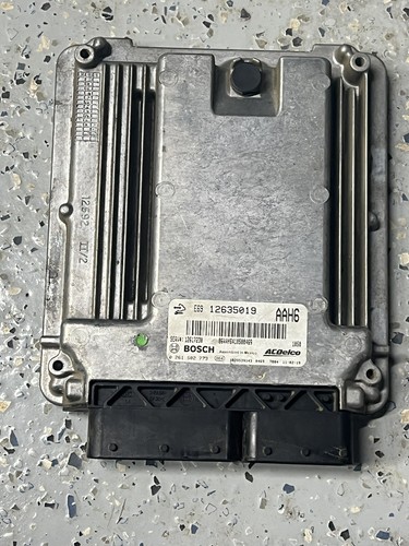 2010-2011 GMC Acadia Allure Engine Control Unit ECU 12617230 Module 208 ...