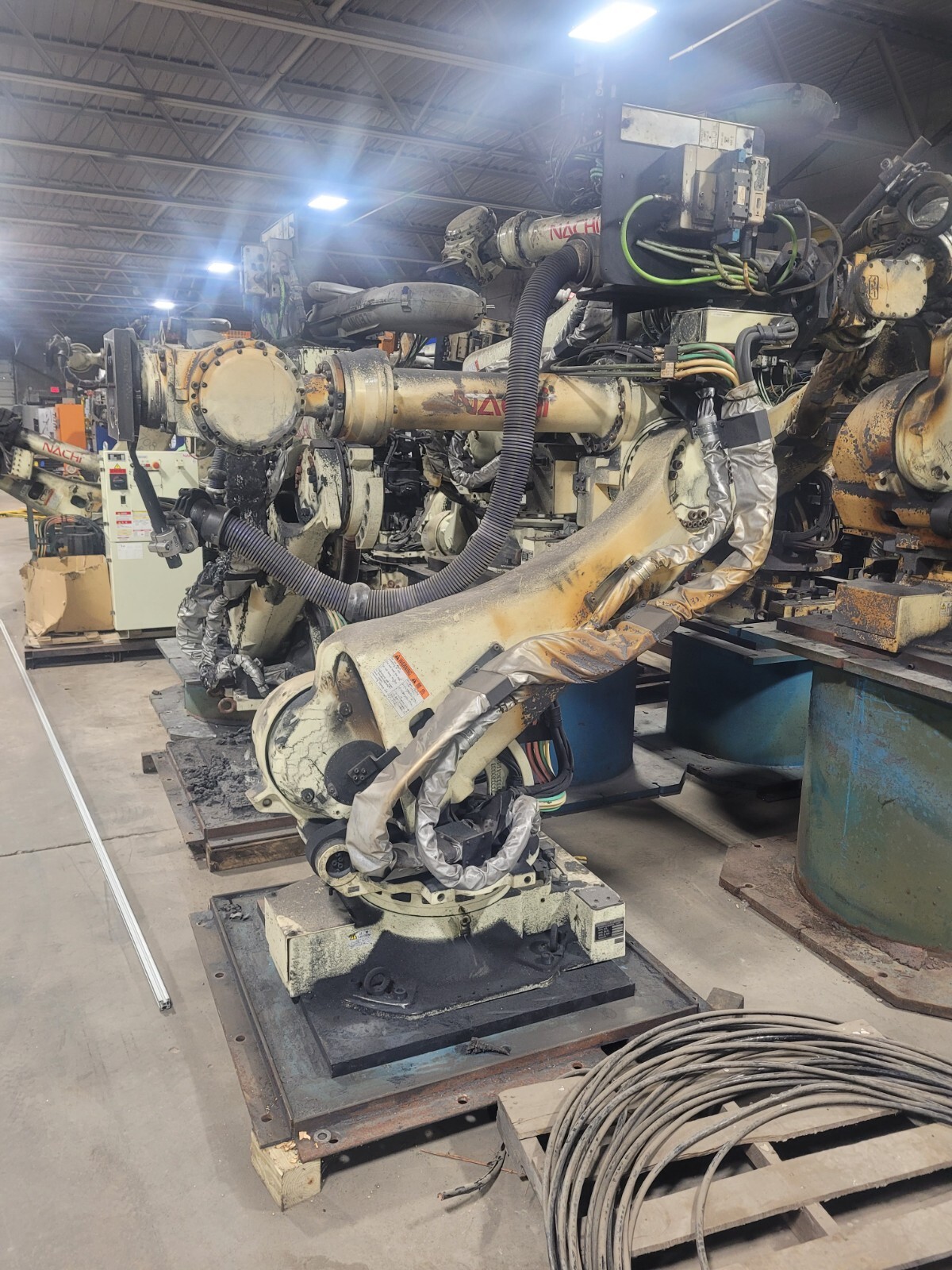 1 Nachi Robot w/Cables/Controller/Teach Pendant SRA240-01. (Read ...