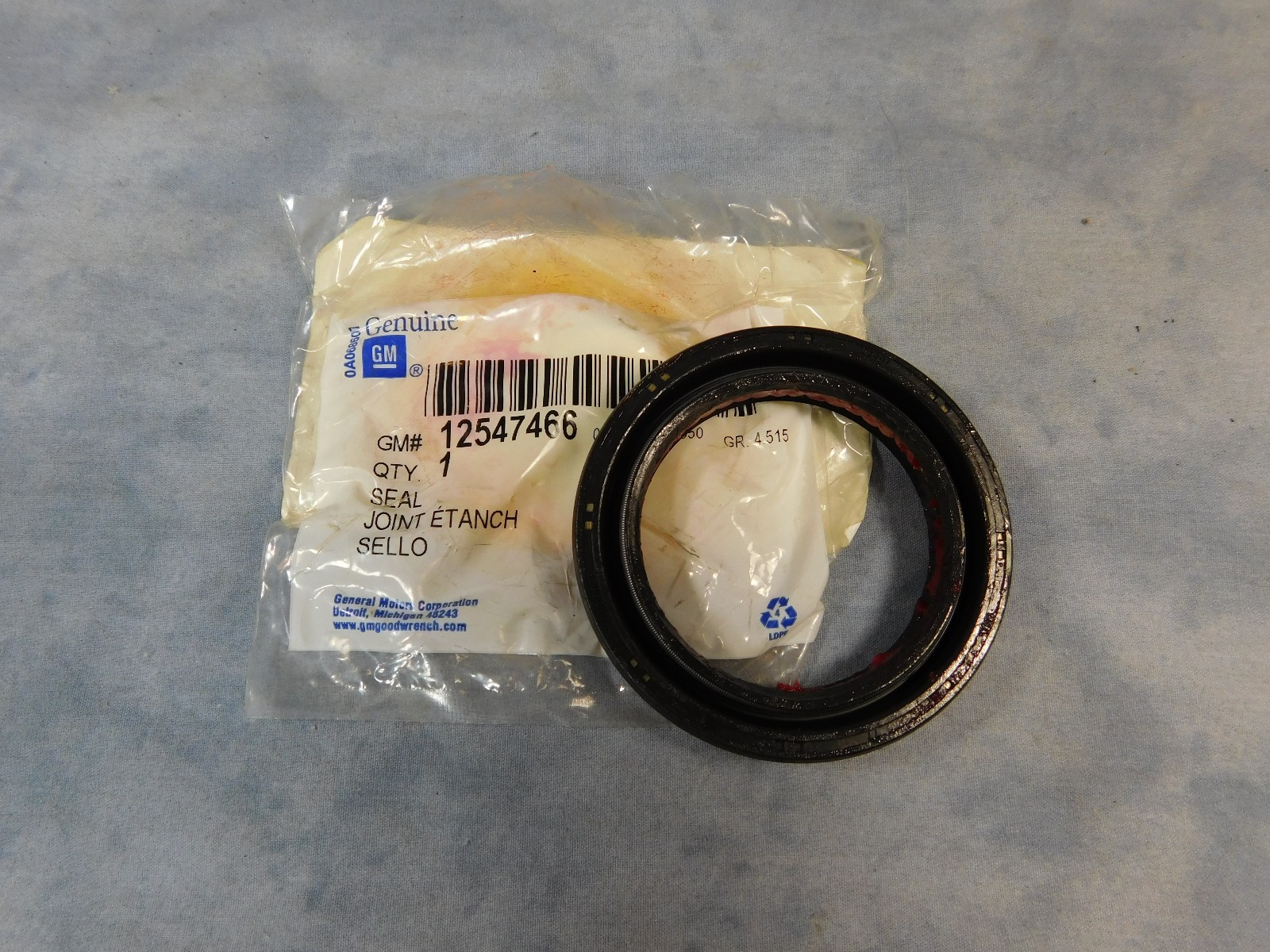 12547466 NEW OEM GM TRANSFER CASE INPUT SHAFT SEAL | eBay