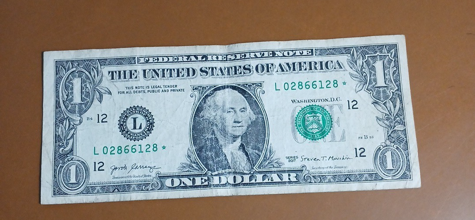 LOT OF 4 , 2017 $1 DOLLAR STAR NOTES BILLS, PICTURES , fair to good see ...