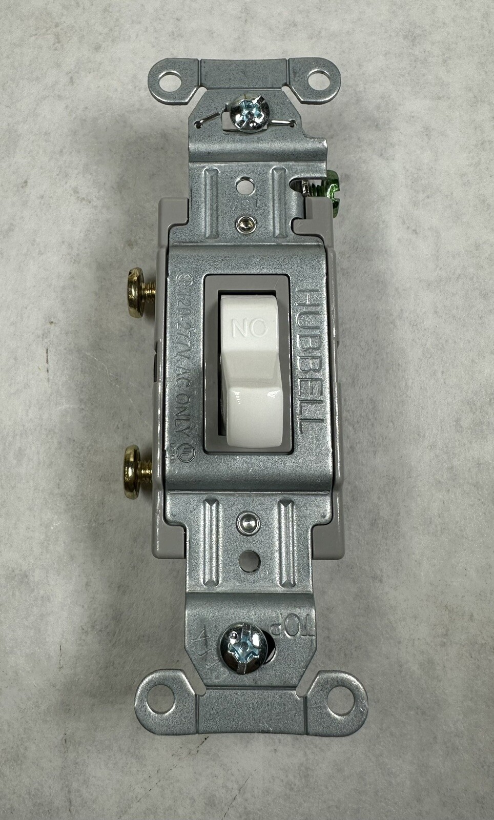 NEW (Lot of 50) Hubbell CS115W Single Pole Toggle Switch, 15A, 120/277V ...