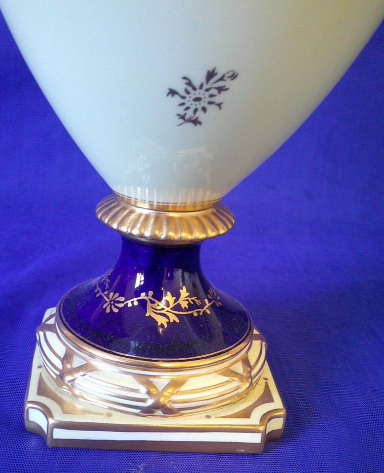 20th Century Coalport 2 Handled Vase & Cover Ornately Decorated With ...