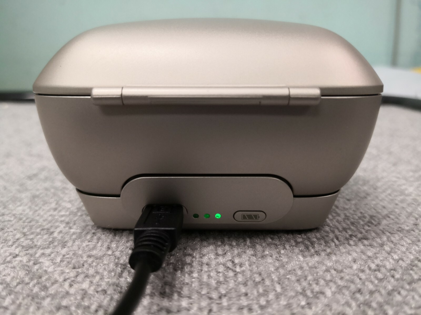 Phonak Charger Case RIC W/ Phonak Power Pack & Charger | eBay