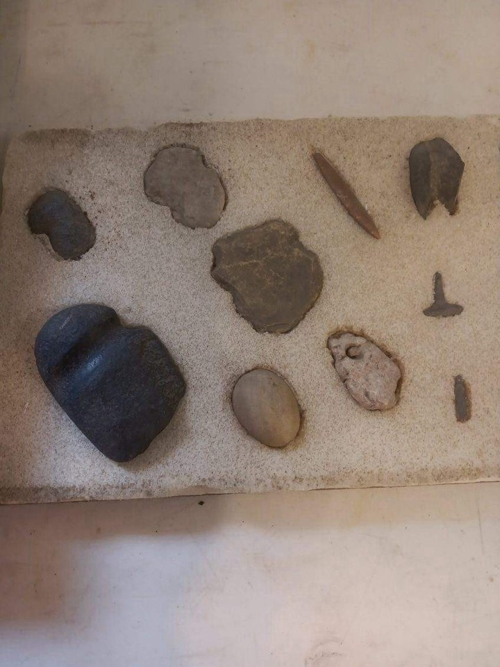 RARE AMERICAN SENECA INDIAN PREHISTORIC STONE AND FLINT ARTIFACT ...