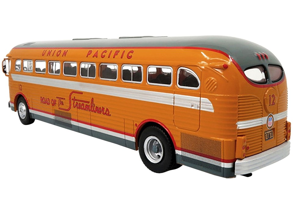 1948 GM PD-4151 Silversides Coach Bus "Union Pacific: Road of the ...