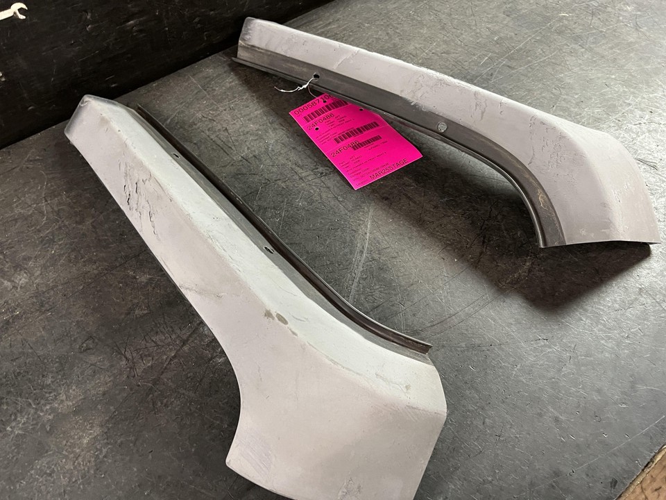 06-10 HUMMER H3 FRONT RIGHT & LEFT A PILLAR WINDSHIELD OUTER COVER TRIM ...