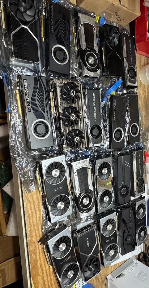 Lot of 34 Graphics Cards (ASUS, EVGA, NVIDIA,PNY) - Untested / AS ...