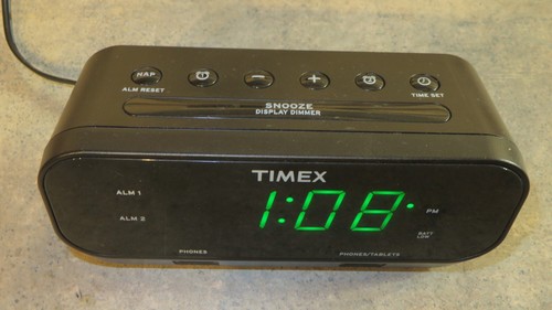 TIMEX T129 dual alarm clock with two USB ports & battery backup | eBay
