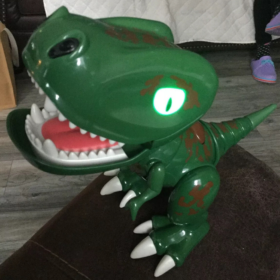 Green Zoomer Chomplingz Interactive Dinosaur T-rex Dino with Lights and ...