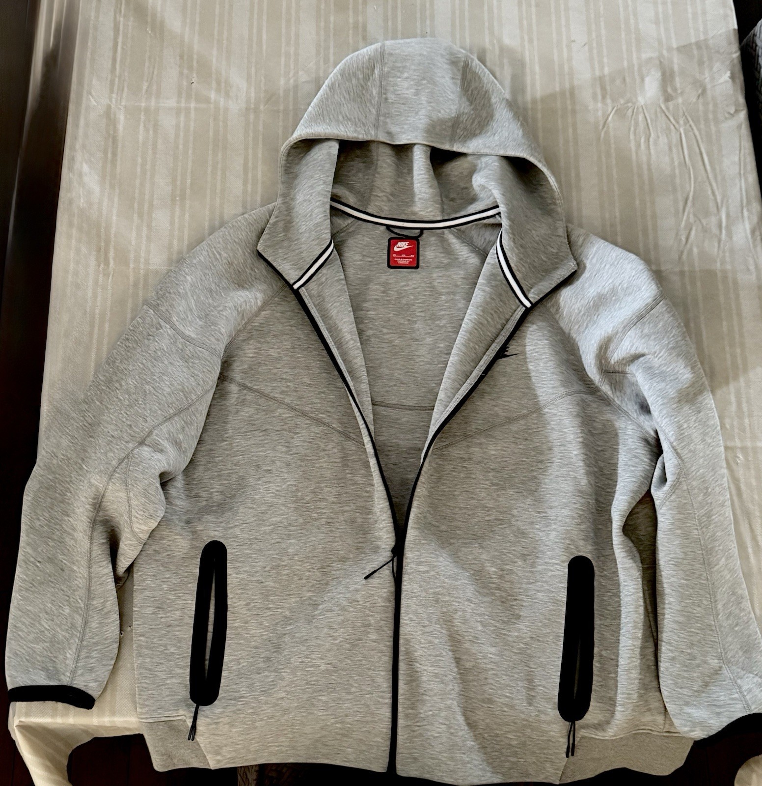 Nike Sportswear Tech Fleece-size 3XL -barley Worn - Gem