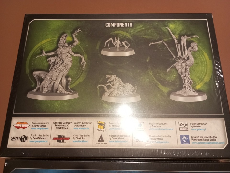 The Thing Board Game Alien Miniatures Set + Human Miniatures set New | eBay