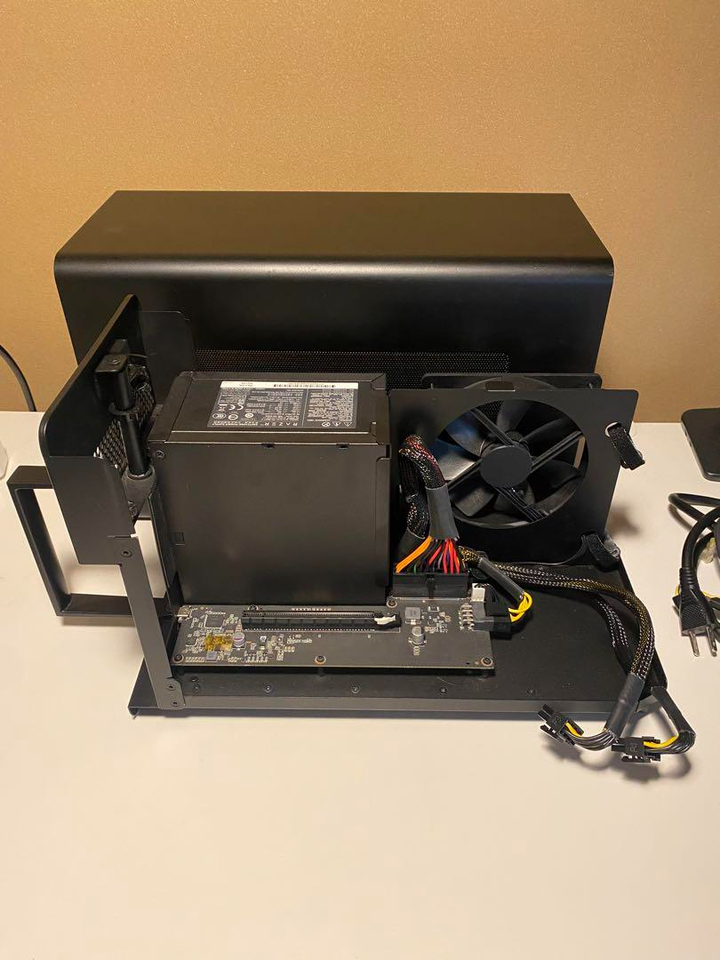 Razer Core X External GPU (eGPU) BOX ThunderBolt 3 650W Windows Mac ...