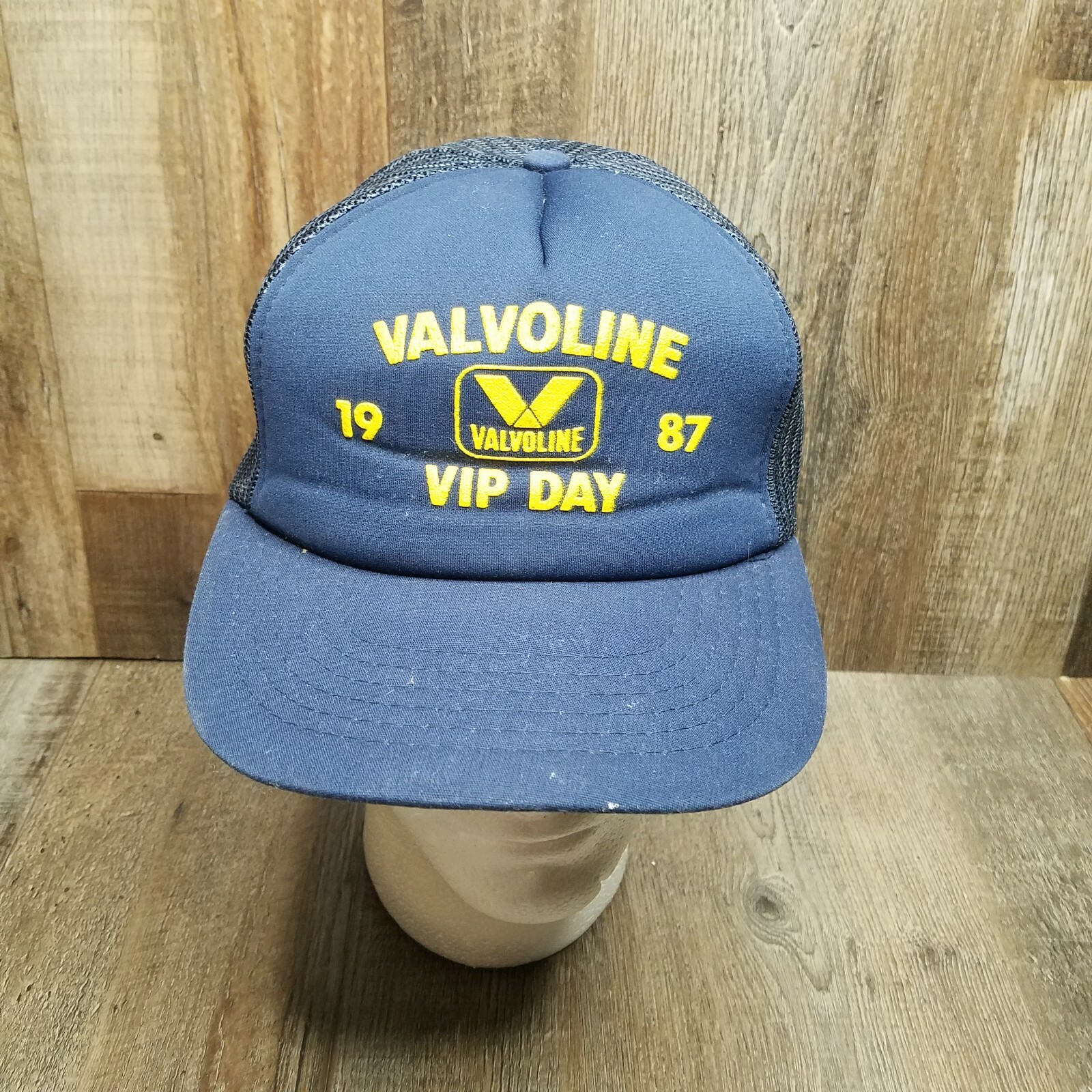 VTG 1987 Valvoline VIP Day Trucker Hat - Gem