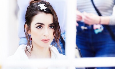 photo LILY COLLINS (437) | eBay