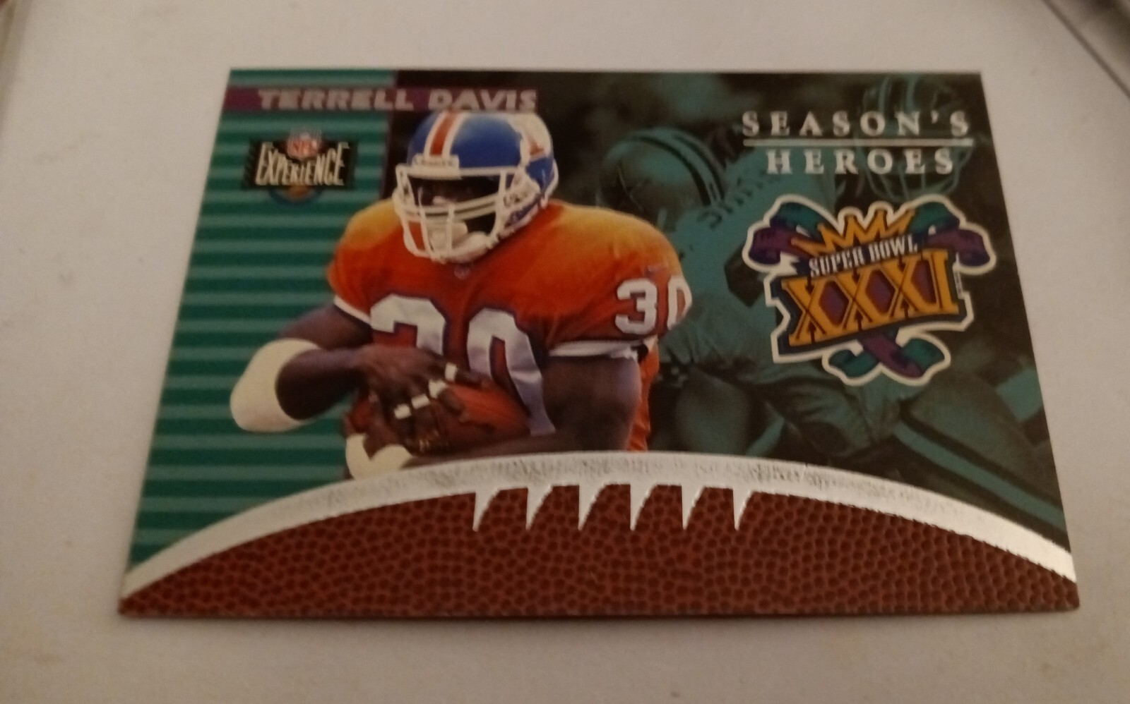 1997 TERRELL DAVIS Score Board NFL Experience Season's Heroes INSERT # ...