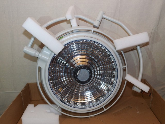 Stryker Berchtold Chromophare F628 Surgical Light LED 120vac – for sale ...