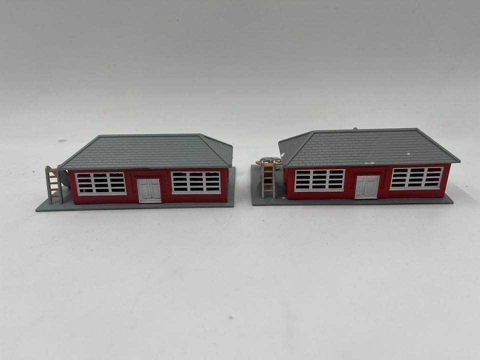 Mehano Pola Bachmann N Scale Lot Of Buildings towers train layout over ...