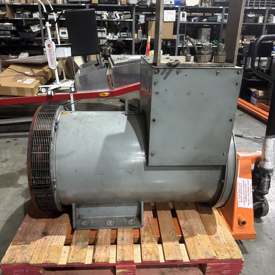 2002 Magnaplus 260 kW 3 Phase Synchronous AC Generator 33PSL6216 ...