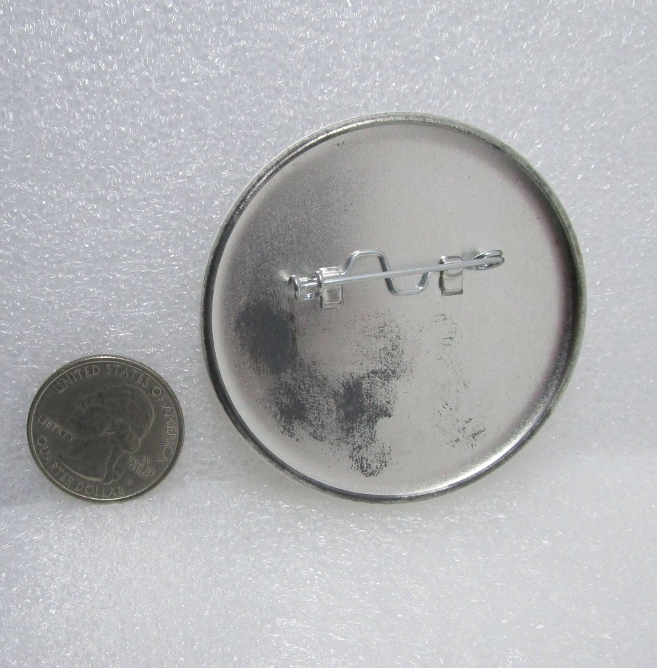 Hookt On Foniks Helpt Mi Button Pin | eBay