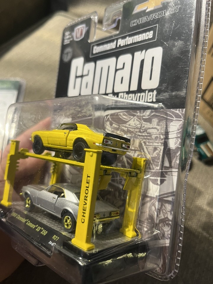 M2 Machines Auto Lift 2-Pack - 1968 Chevrolet Camaro SS 350 *CHASE ...