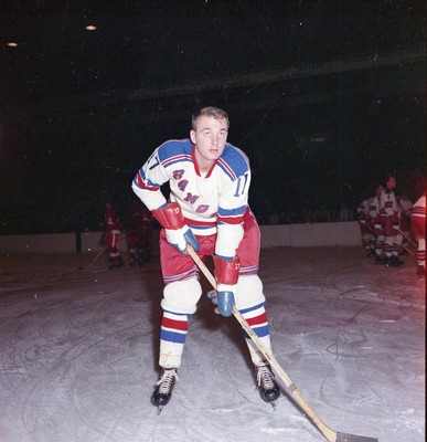 JDE1-122 BOB NEVIN 1963-71 NEW YORK RANGERS ORIG J.D. MCCARTHY 2-1/4 ...