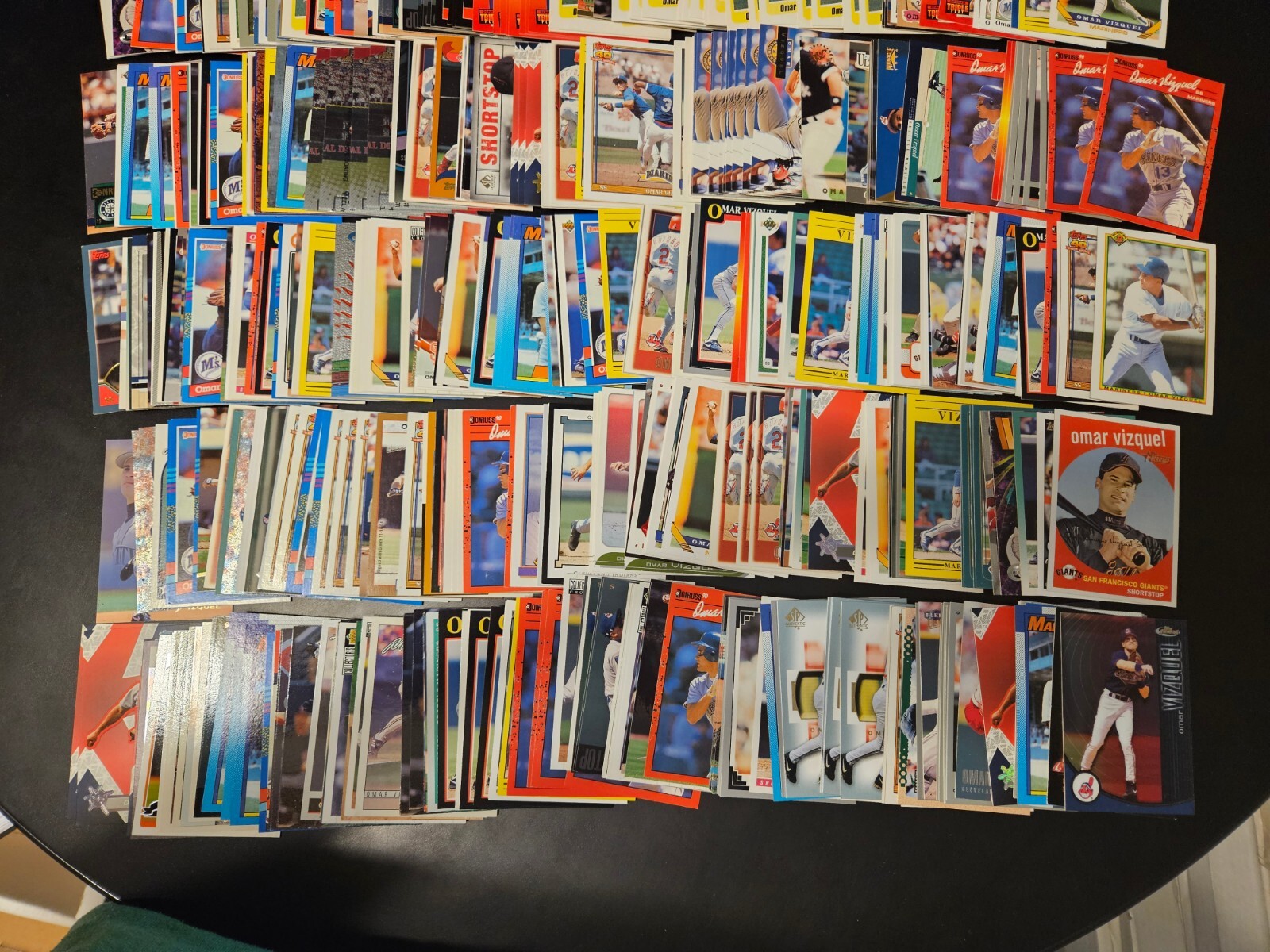 Lot of 1,450+ Omar Vizquel Baseball Cards - Inserts, Base, Parallels ...