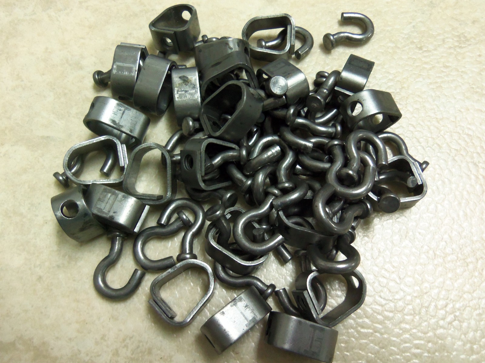 24 Heavy Duty Universal Swivels ( 2 Dozen) Traps Trapping Raccoon Fox ...