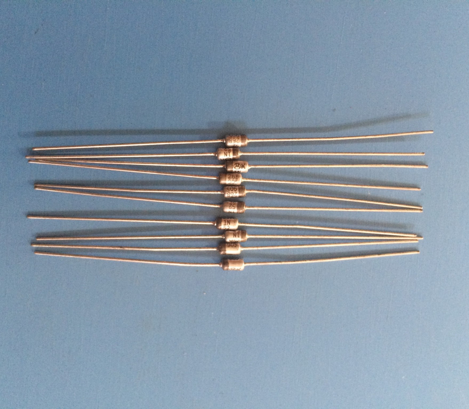 20x 1N5226B MOTOROLA DIODE ZENER 3.3V 500MW DO35 IN5226B | eBay