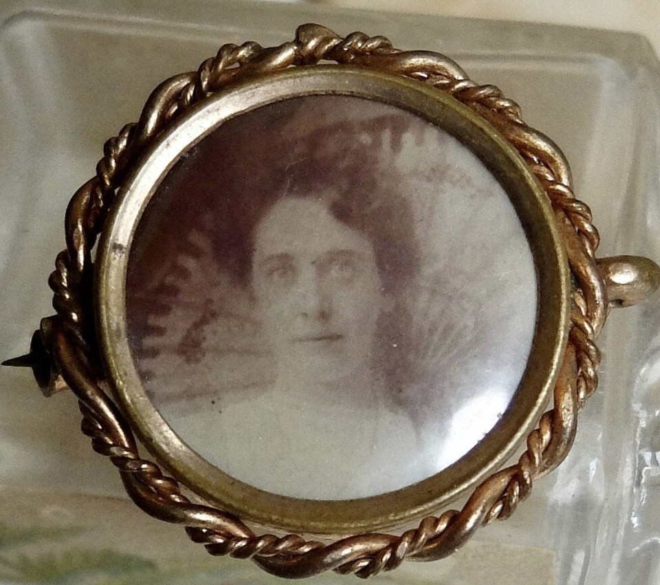 Antique Victorian Mourning Memento Mori Lady in Rattan Chair Photo ...