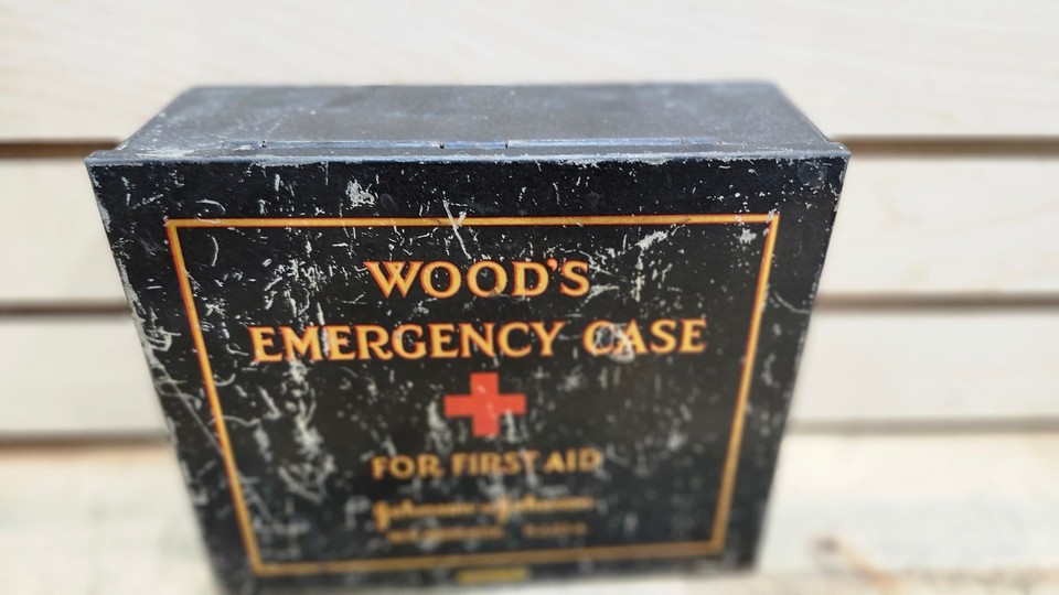Vintage Johnson & Johnson Wood's Emergency Case First Aid Empty Tin ...